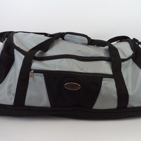 Bella Russo | Bags | Bella Russo Wheeled Duffel Bag Cl12 0619 | Poshmark